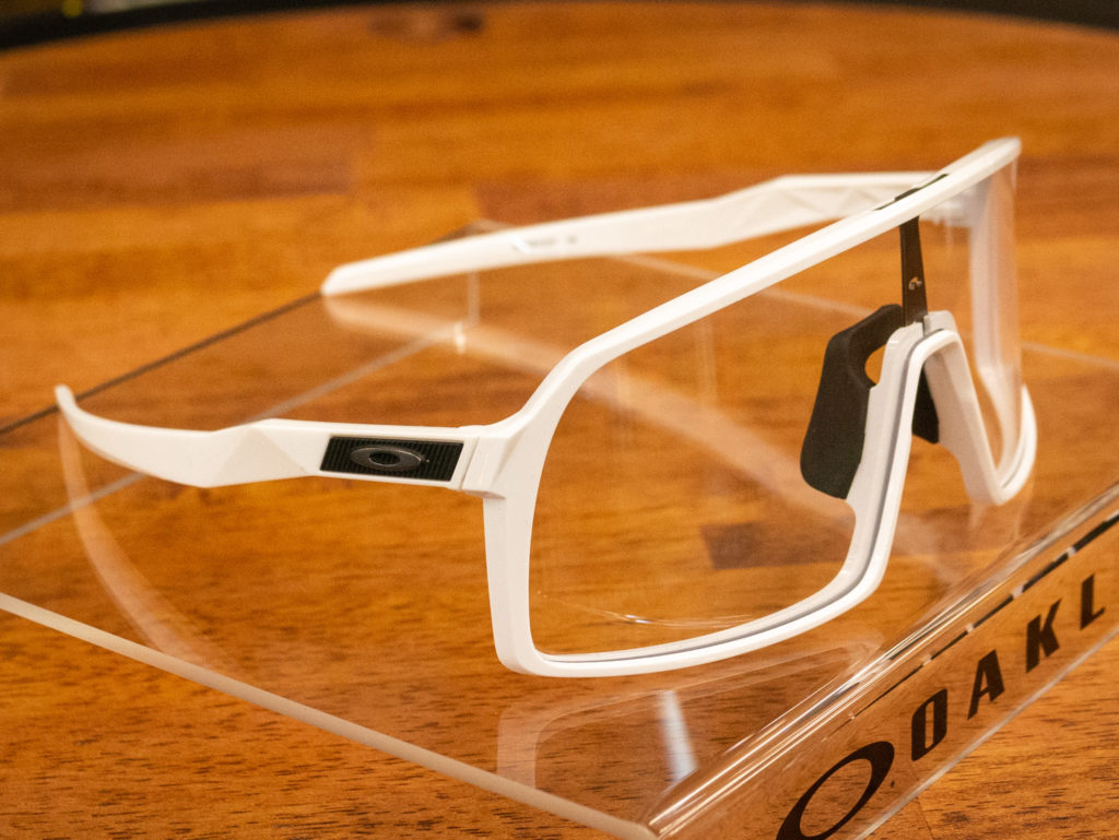 OAKLEY SUTRO クリアレンズモデル – CYCLECUBE